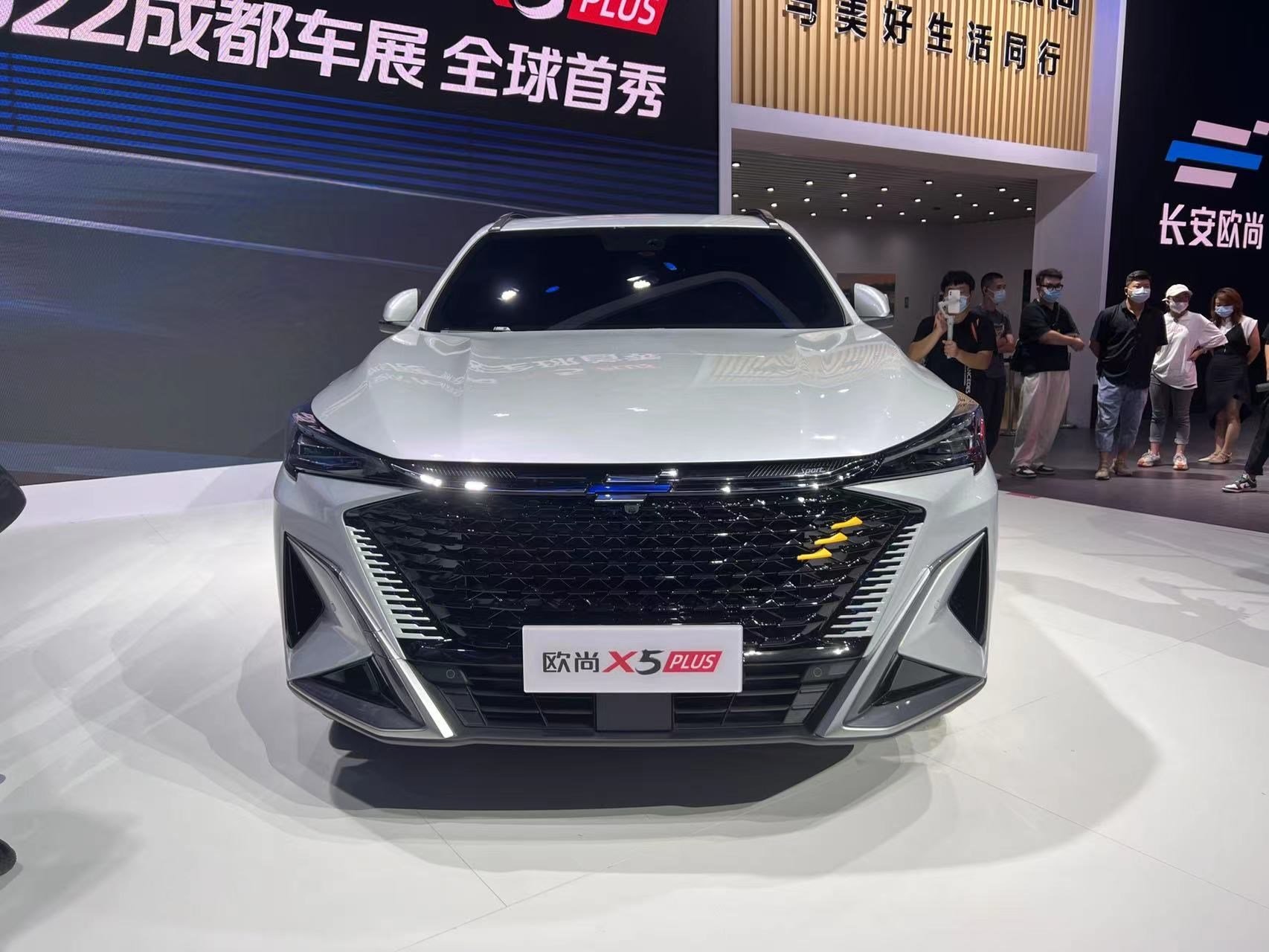 2022成都车展 | 实现全面进阶，欧尚X5 PLUS全球首发亮相_凤凰网汽车_凤凰网