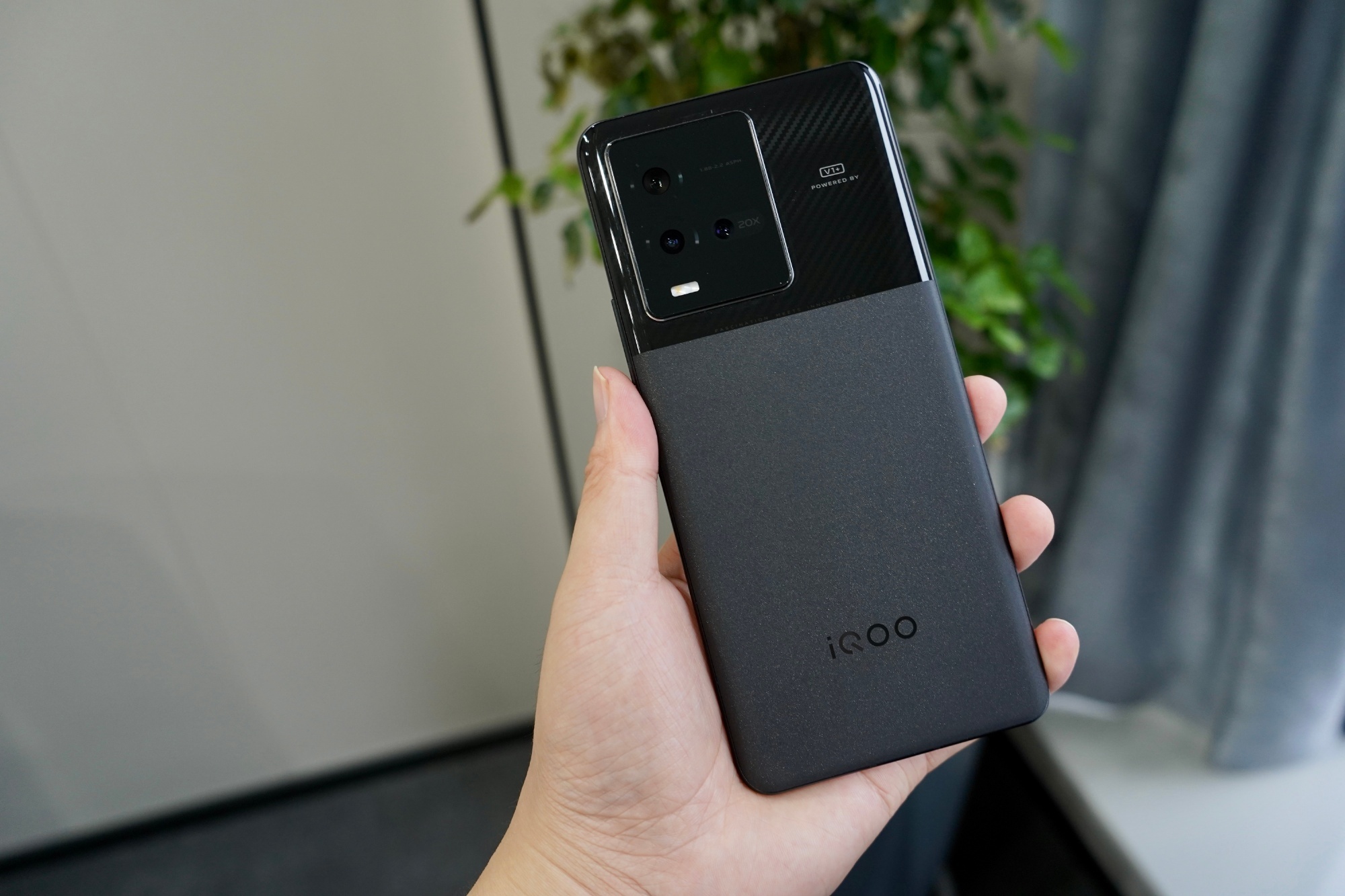 iQOO 10体验一周分享！没有200W快充的标准版到底还能打吗？_凤凰网