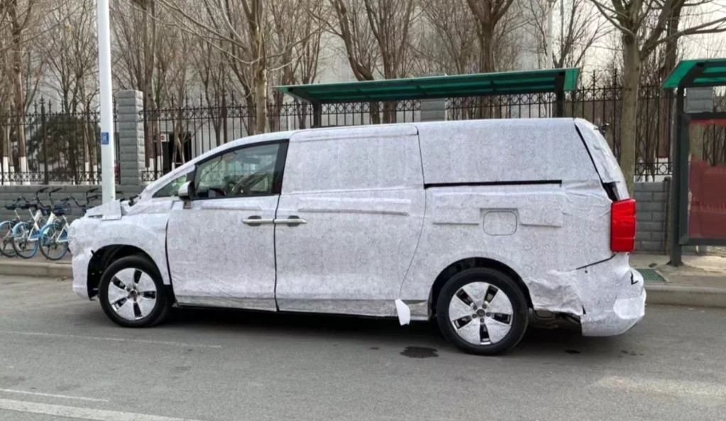 长城MPV曝光 整车尺寸接近理想L9 预计售价低于赛那_凤凰网汽车_凤凰网