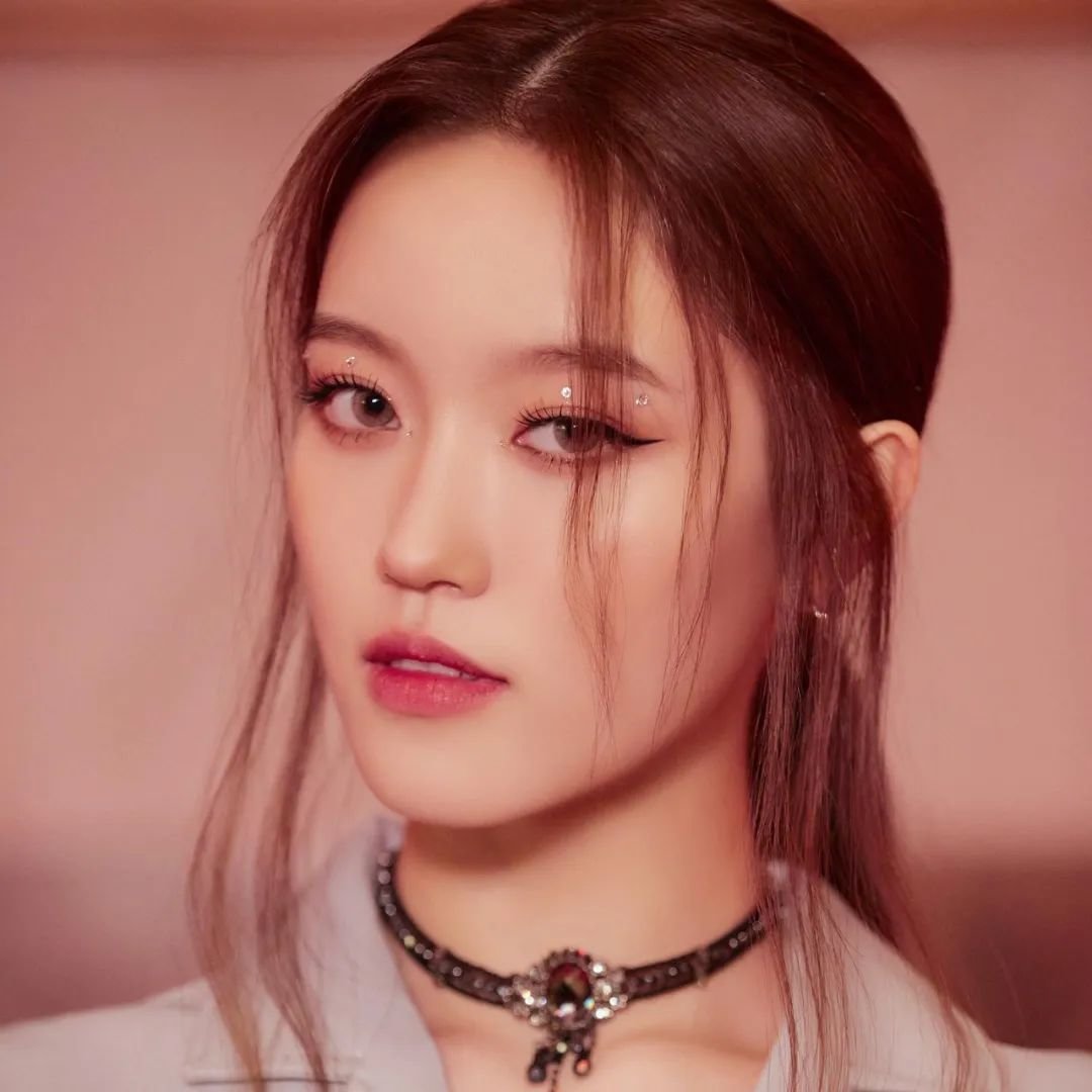 王嘉尔口中的明日之星！这个女团到底什么来头？__凤凰网