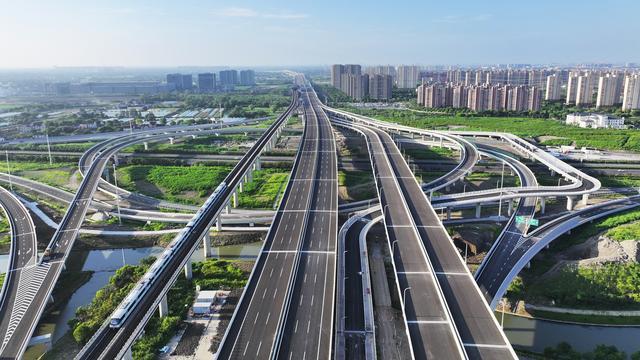 S3公路（周邓公路-G1503两港大道立交）新建工程高速主线建成通车_凤凰网