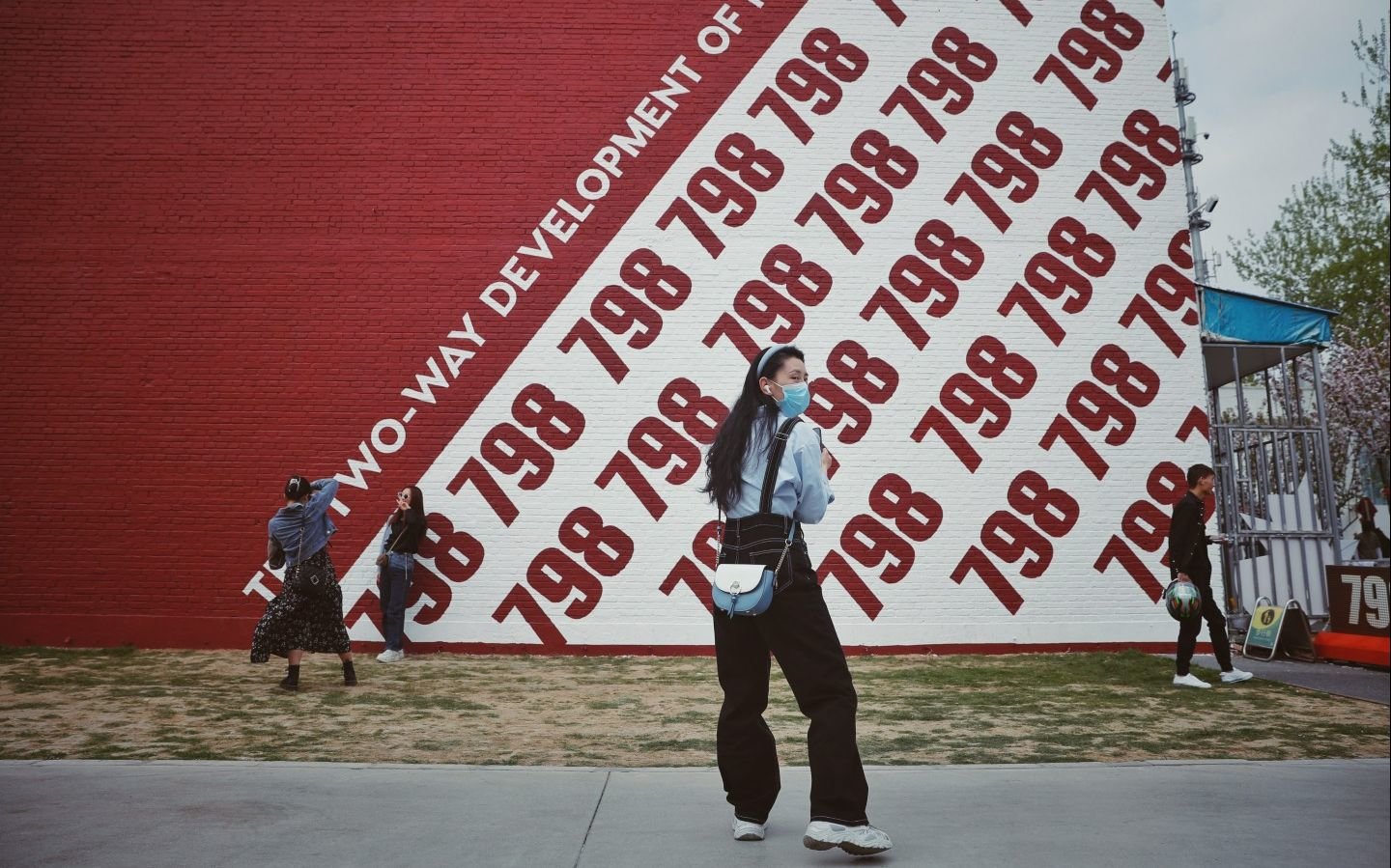 从798厂到798艺术区，废旧厂房成为工业旅游示范点_凤凰网资讯_凤凰网