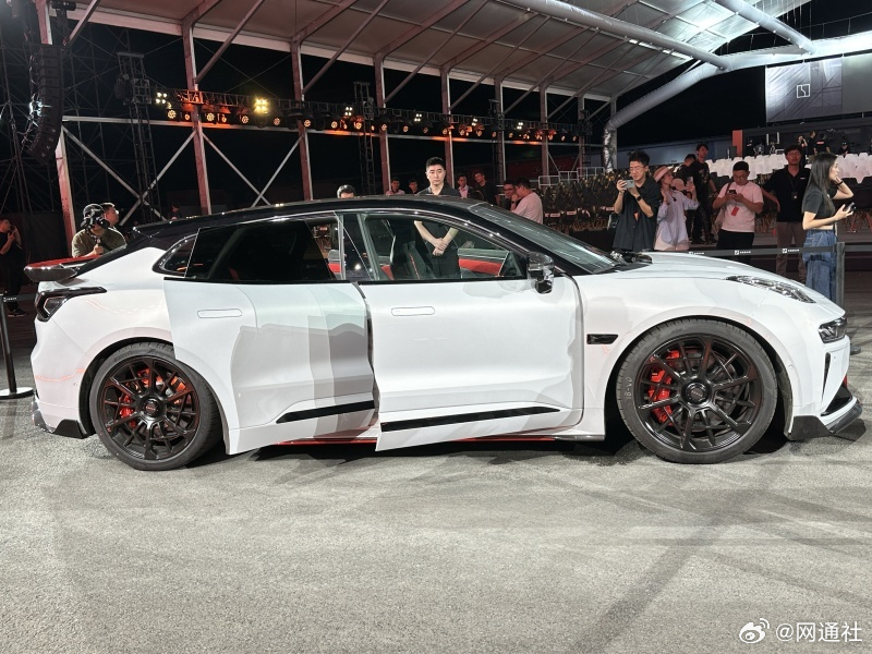 #极氪001 FR##新车擎报站# 【极氪001 FR正式上市】 网_凤凰网汽车_凤凰网