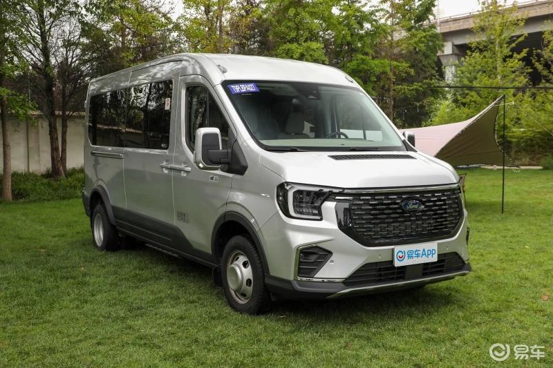 全新一代福特全顺T8将于10月15日上市 拥有两种前脸样式_凤凰网汽车_凤凰网