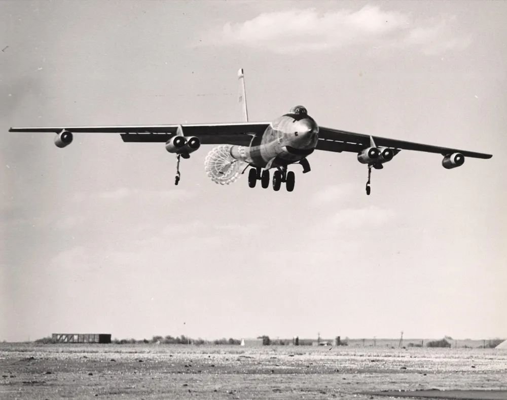 波音XB-47D轰炸机如何增加航程？_凤凰网