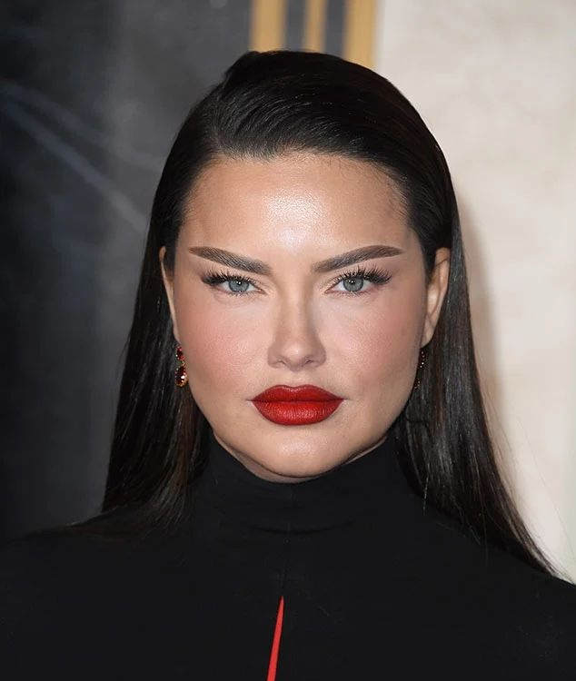 Adriana 颜值回春，重回十八岁_凤凰网