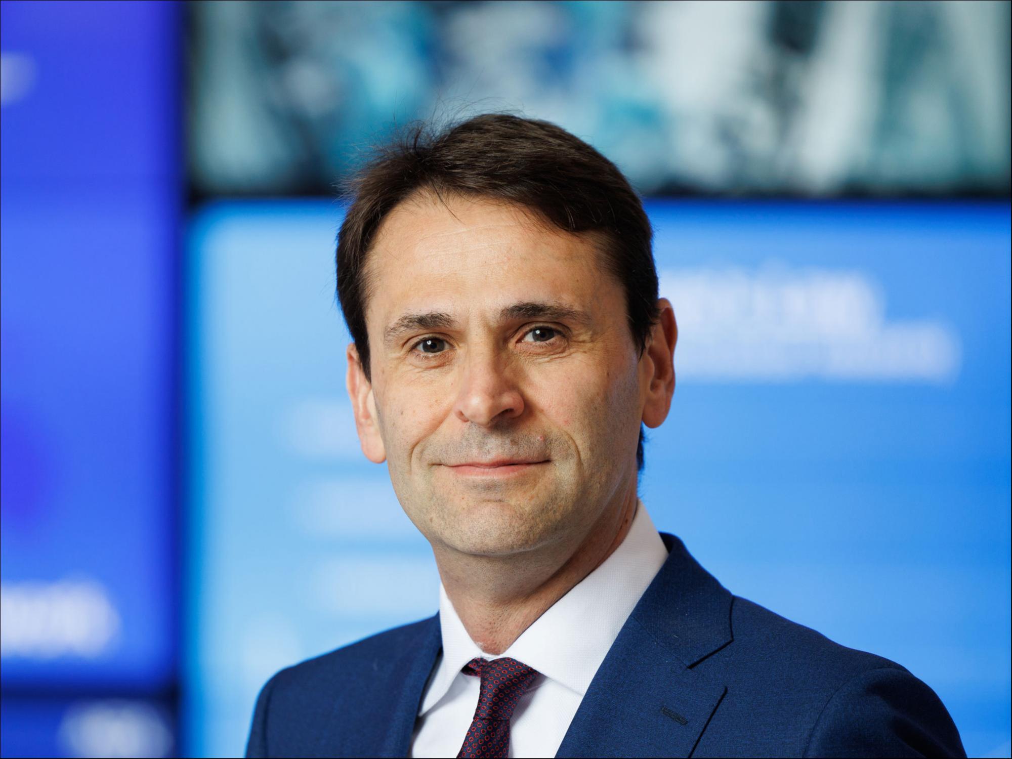 荷兰光刻机巨头ASML换帅，明年4月Christophe Fouquet将继任公司CEO｜硅基世界_凤凰网