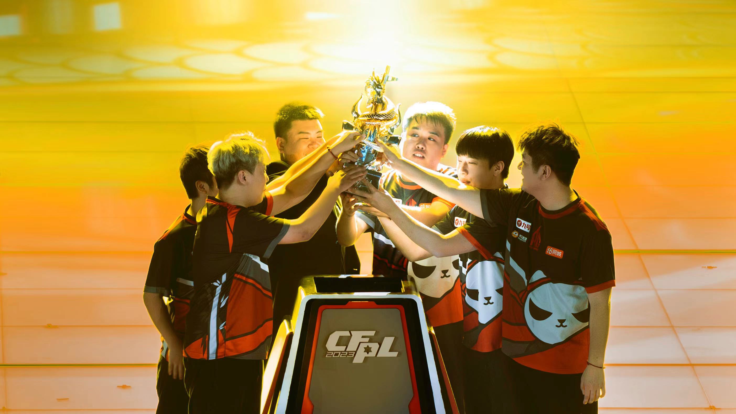 CFPL迎来新十年，他们用青春见证中国电竞的光荣与梦想_凤凰网