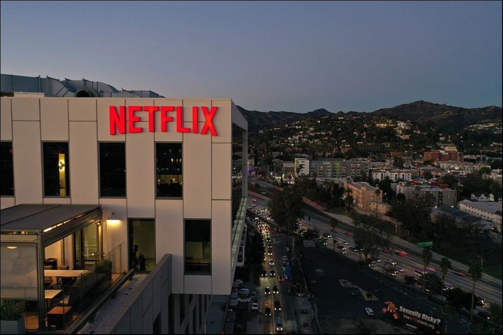 四季度会员增长超预期，Netflix继续看好广告会员套餐模式｜看财报_凤凰网