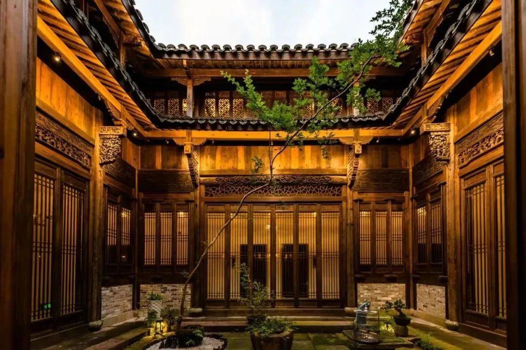 龙雀惠客厅-旅悦集团丨后疫情时代高端民宿品牌的变局与破局__凤凰网