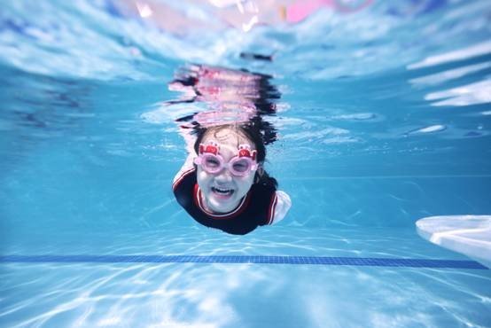 扑扑鲸亲子游泳惊艳亮相第22届CBME孕婴童展_凤凰网