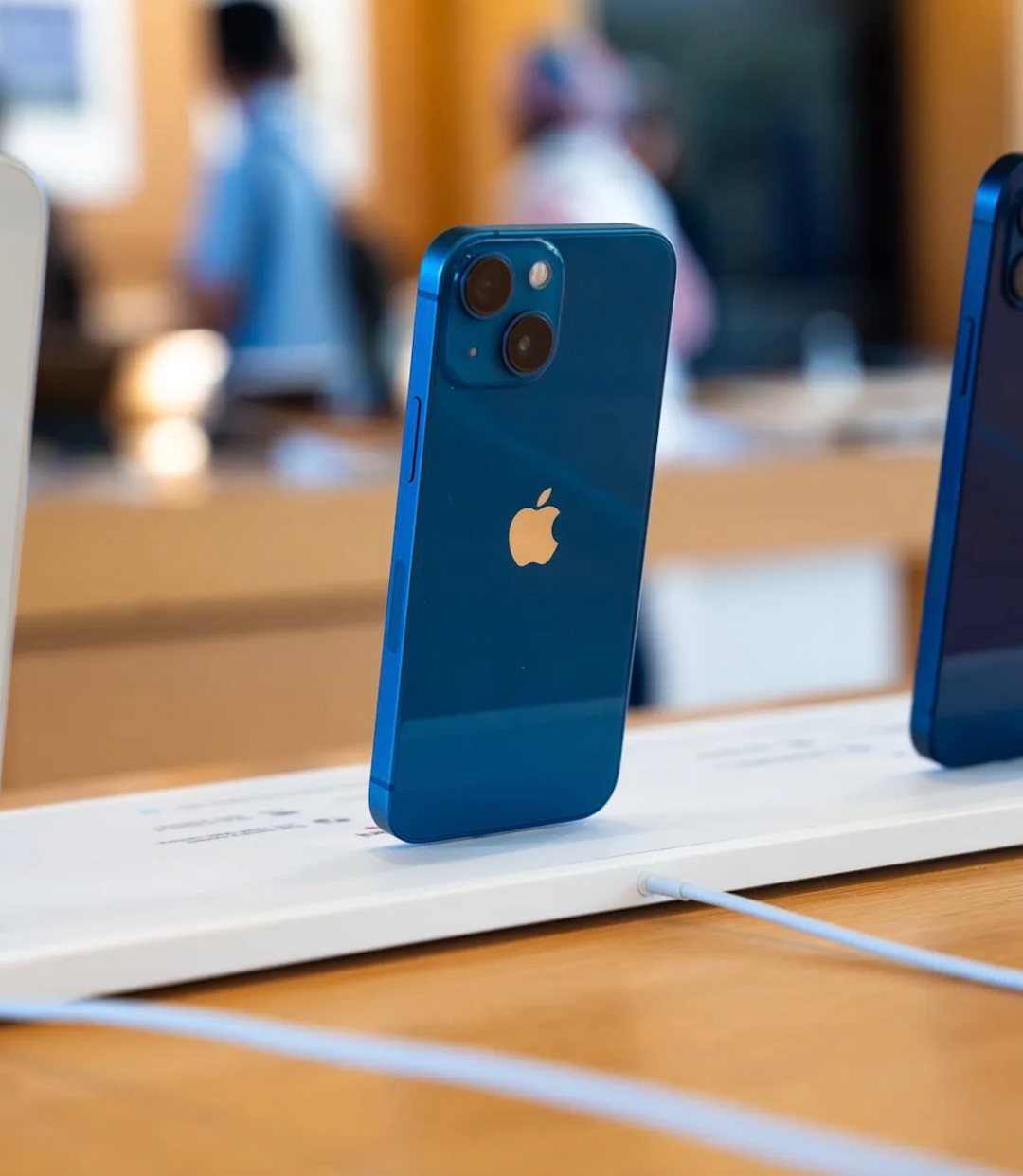 iPhone设计负责人将加盟苹果前首席设计师公司，要联手OpenAI开发新硬件_凤凰网