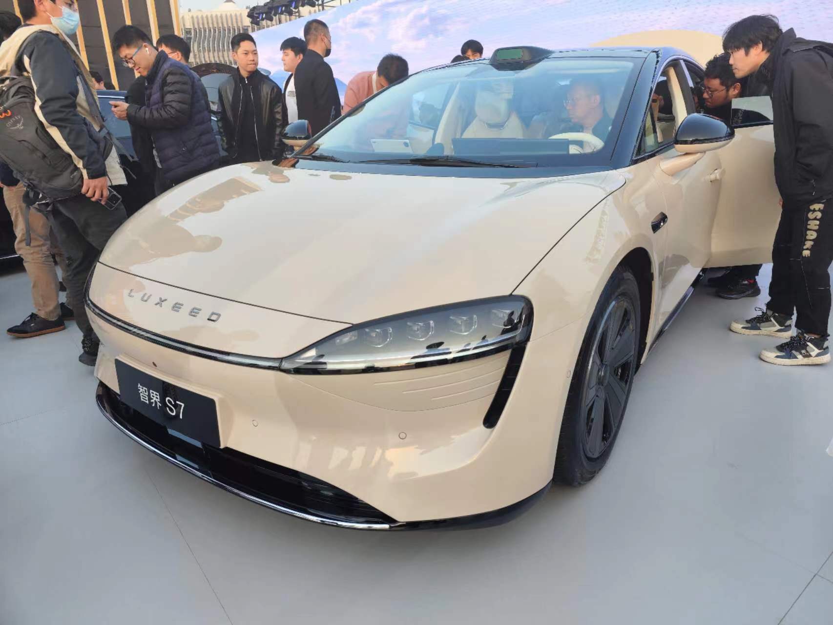 智界首车S7发布，问界后又推新品牌，华为汽车版图再扩张