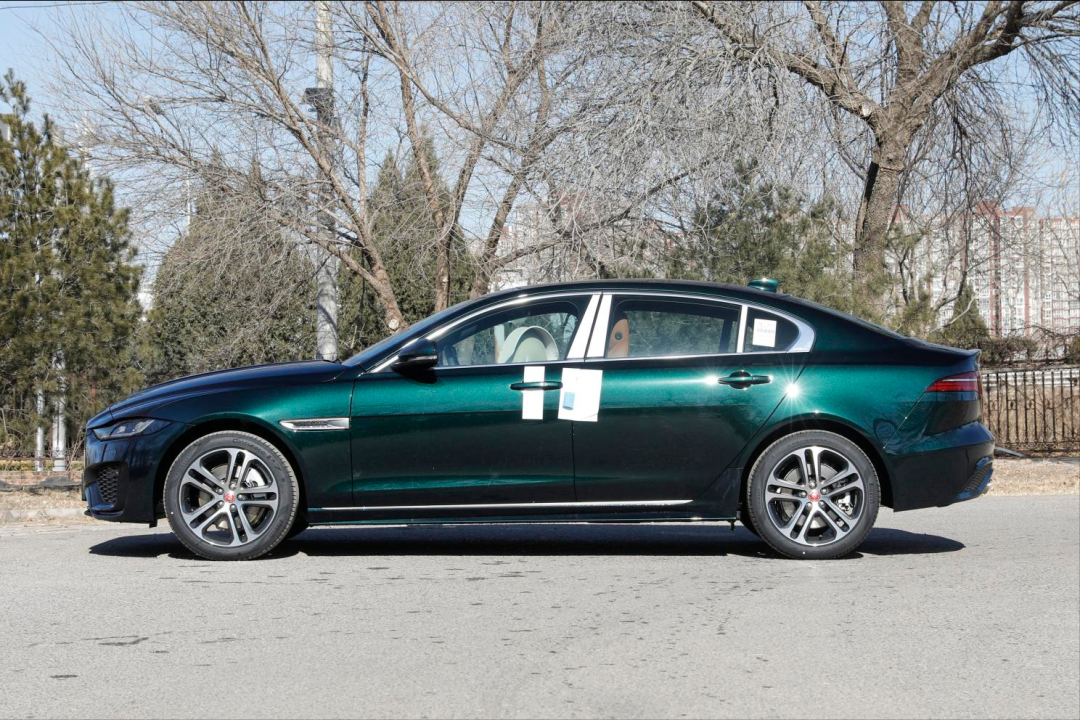 捷豹官宣：2023款XEL正式上市，2.0T+8AT，选它还是宝马3系？_凤凰网汽车_凤凰网