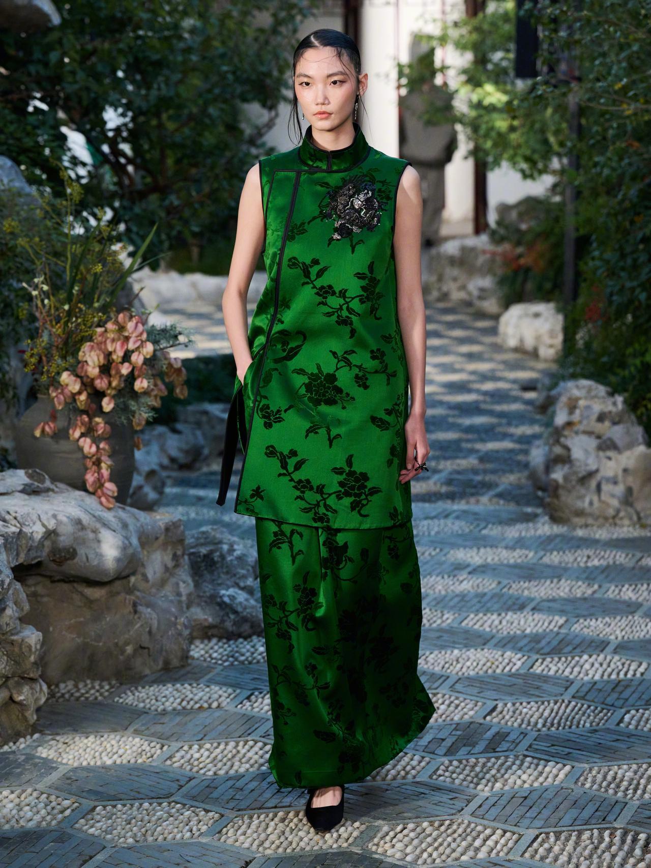 近日，M essential @MessentialOfficial_凤凰网