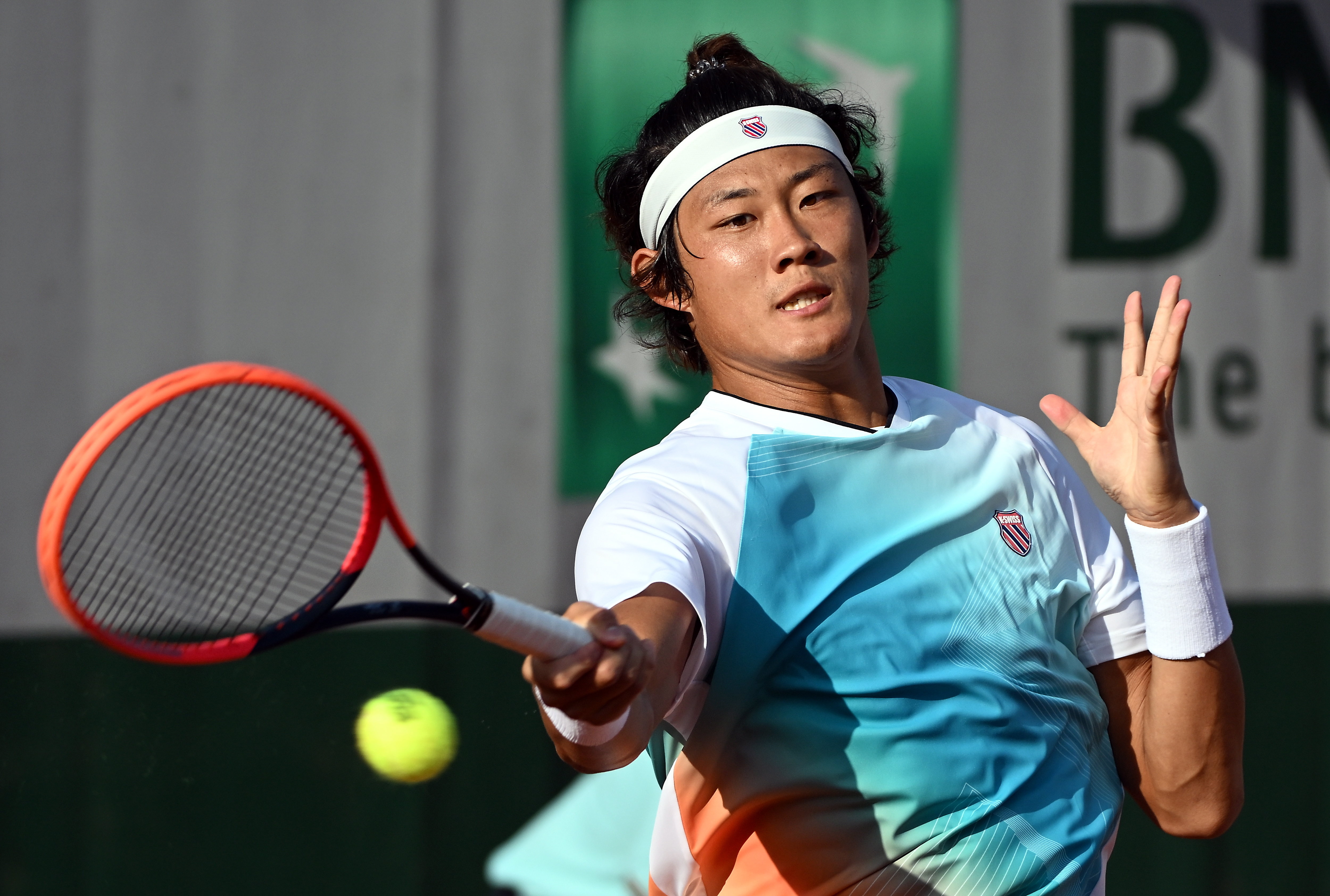 “中国男网的一大步”：张之臻挺进法网男单第二轮