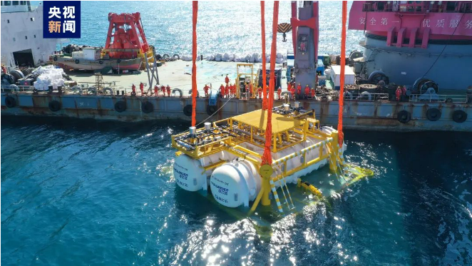 全球首个商用海底数据中心下水 结构设计寿命 25 年_凤凰网