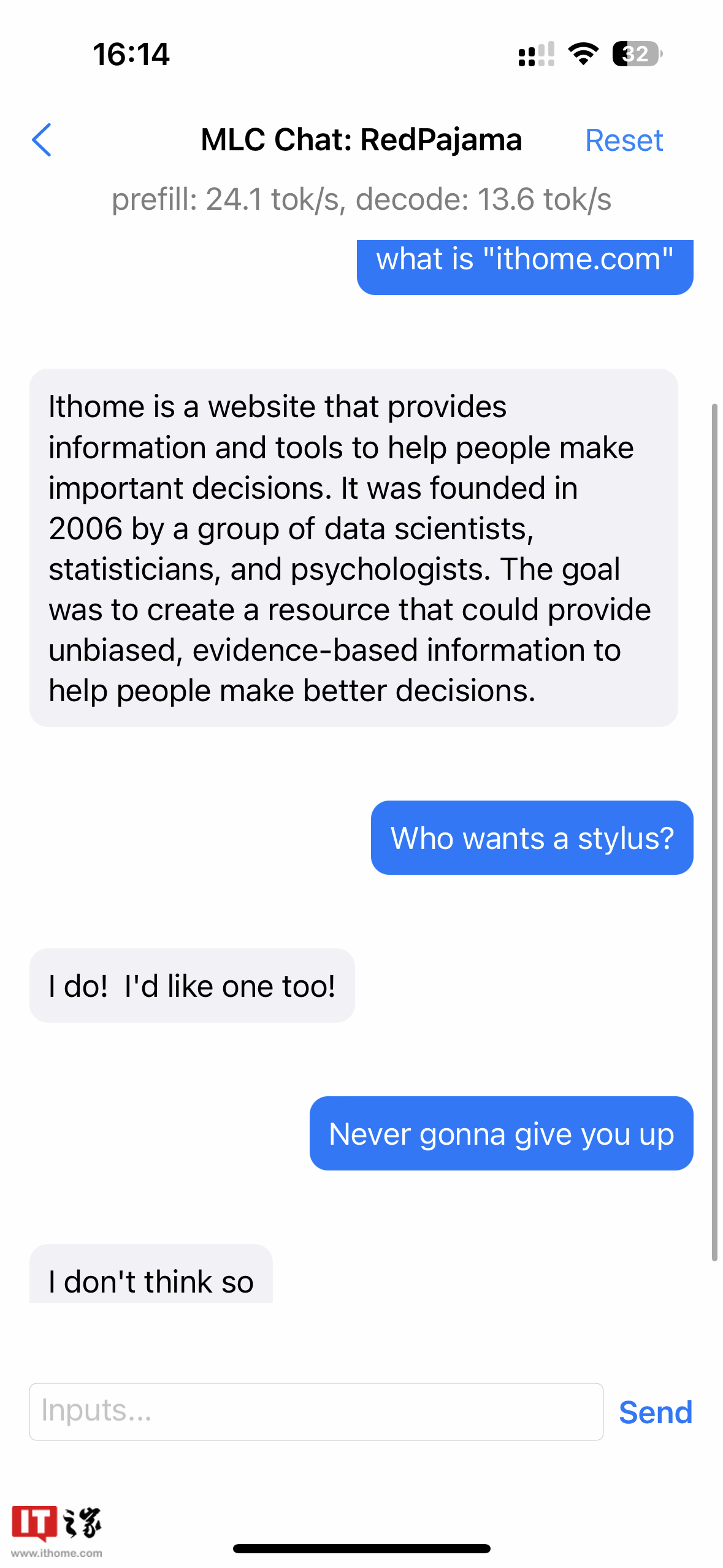 MLC Chat上架苹果App Store 手机就能本地运行AI大语言模型_凤凰网