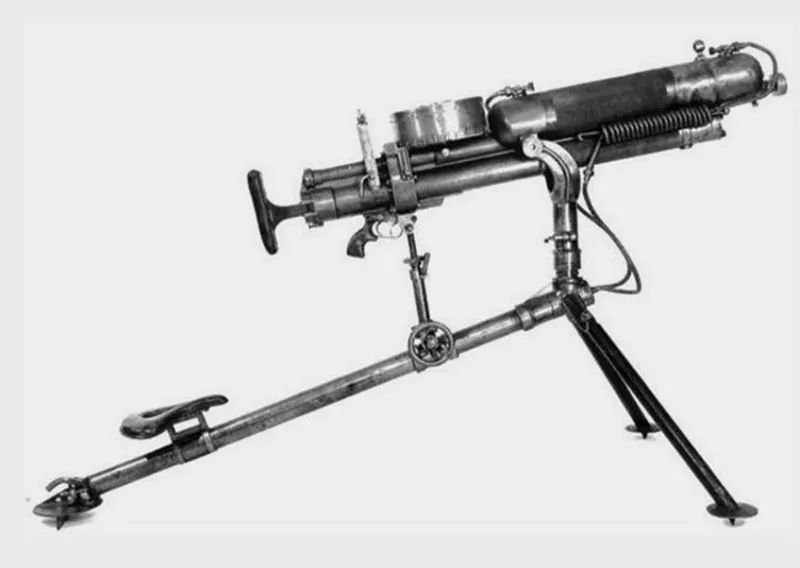 刘易斯机枪的前身，自带“高压锅”的麦克莱恩机枪