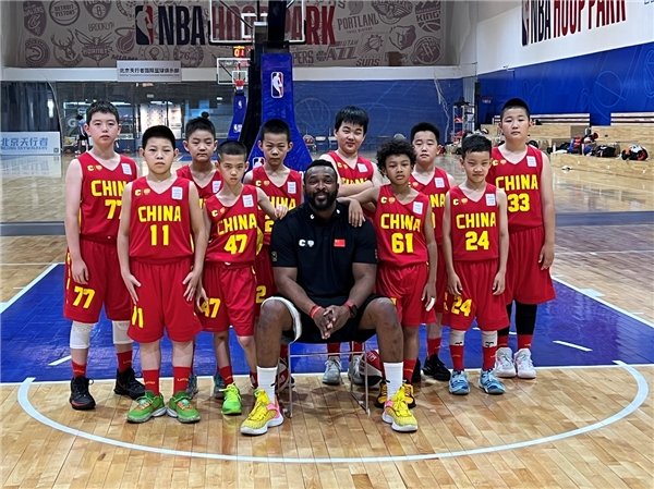 骄傲！优肯U10队代表中国夺得世界青少年联合运动会篮球U10组冠军_凤凰网