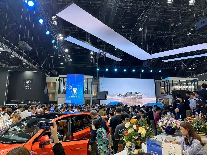 比国内贵近10万！深蓝SL03、S7泰国上市！除右舵外，其他与国内一致…_凤凰网