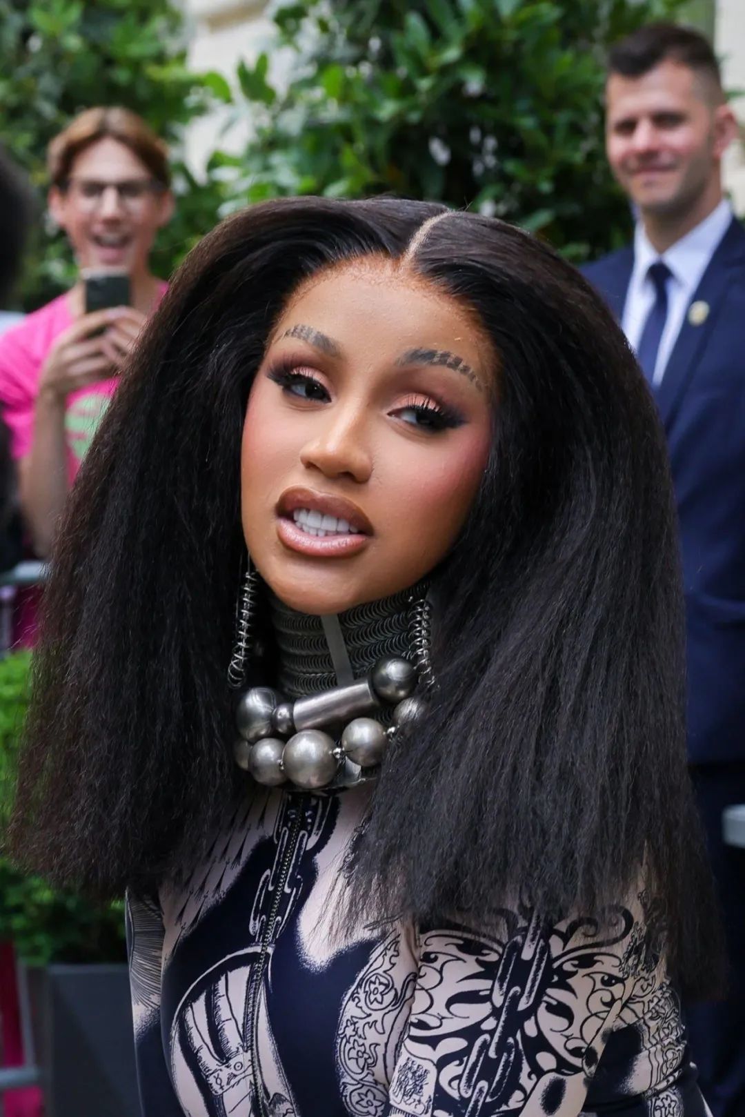 Cardi B 惊艳造型亮相巴黎高定时装周_凤凰网