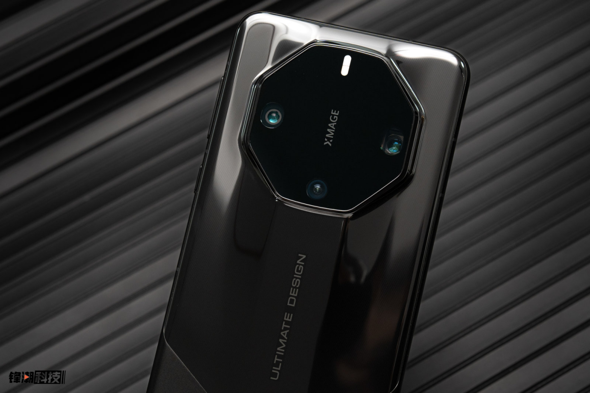 坚韧耐磨、硬度极高，华为Mate60 RS 非凡大师的玄武钢化昆仑玻璃为何更可靠？