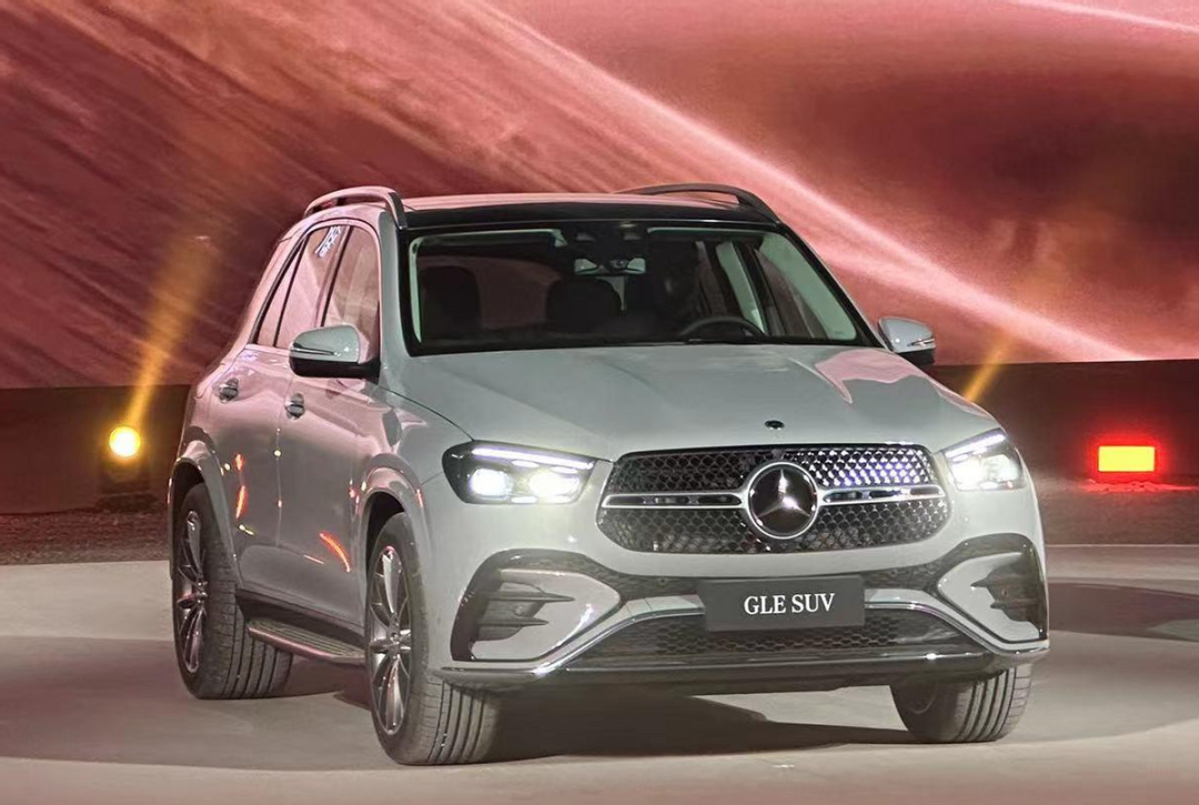 压力给到宝马X5！搭载48V轻混/插混动力，奔驰新款GLE售69.98万起_凤凰网汽车_凤凰网