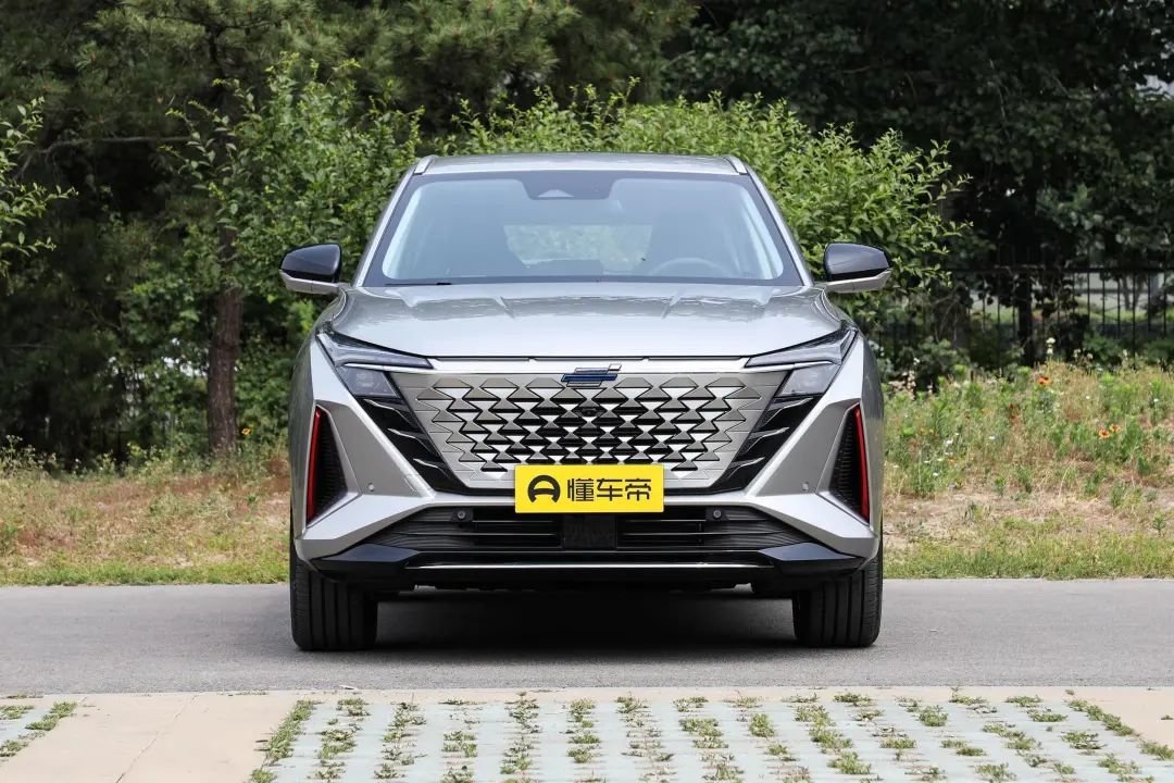 售价9.99万元起，2023款长安欧尚Z6 1.5T上市，竞争哈弗H6_凤凰网汽车_凤凰网