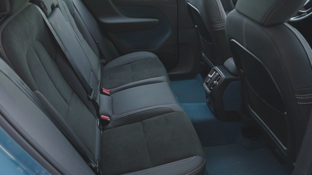 沃尔沃C40续航实测！百公里消耗一块风挡？_凤凰网汽车_凤凰网