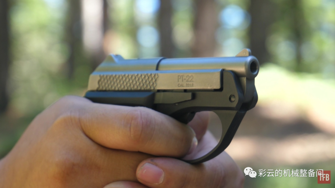 伯莱塔青春版——采用枪管翻转设计的.22LR口径陶鲁斯PT22手枪