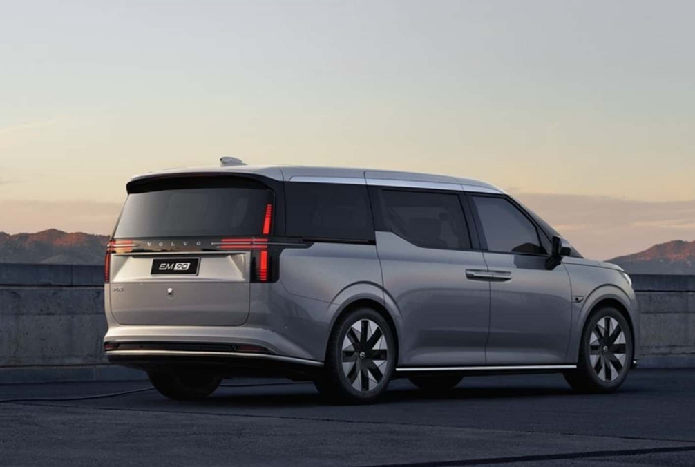 做好优惠40万的准备？沃尔沃MPV EM90上市，售81.80万，还是单电机__凤凰网