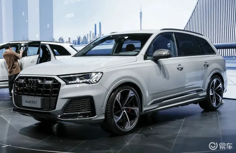 奥迪SQ7暗夜骑士版将于1月12日上市 预售价117.0万元_凤凰网汽车_凤凰网