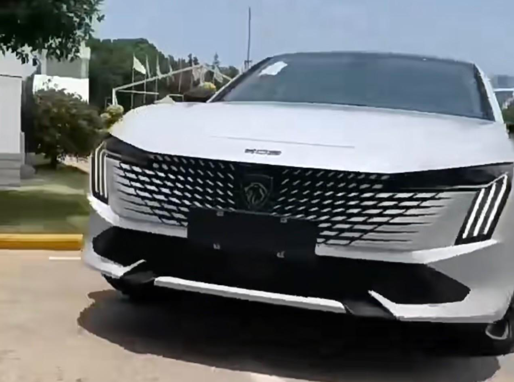 新款东风标致508L最新实车曝光，外观变化明显，预计第三季度上市_凤凰网汽车_凤凰网