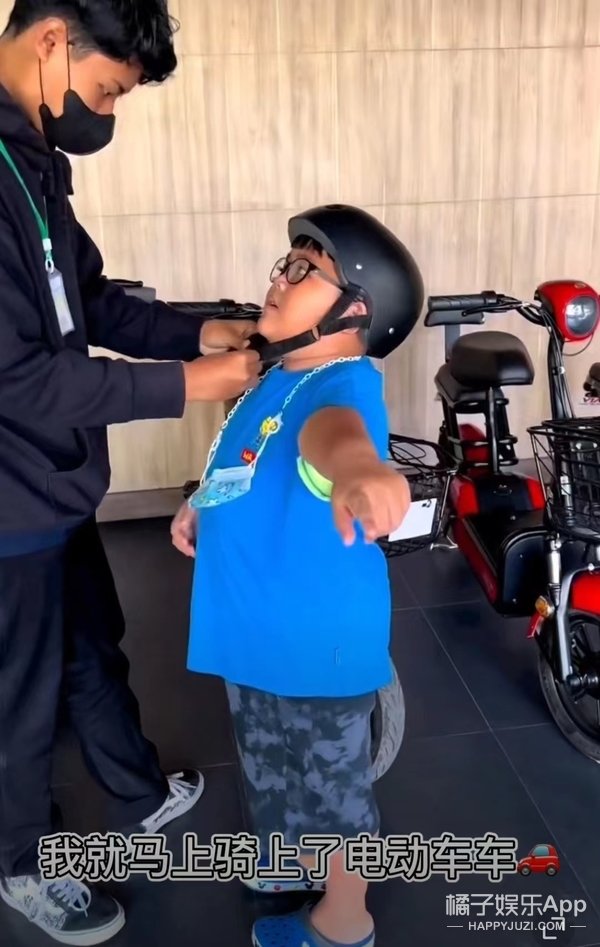 还记得表情包男孩Tatan吗？他长这么大啦_凤凰网