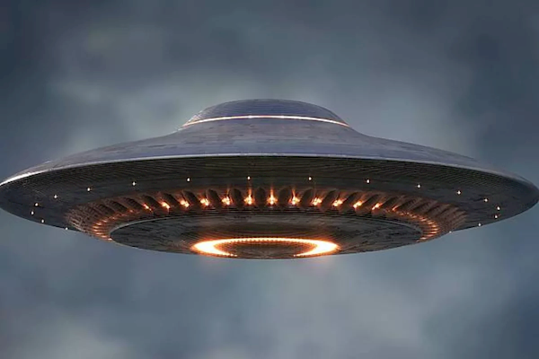 你相信吗？前情报官员称美国不仅有UFO 还有非人类驾驶员遗骸_凤凰网