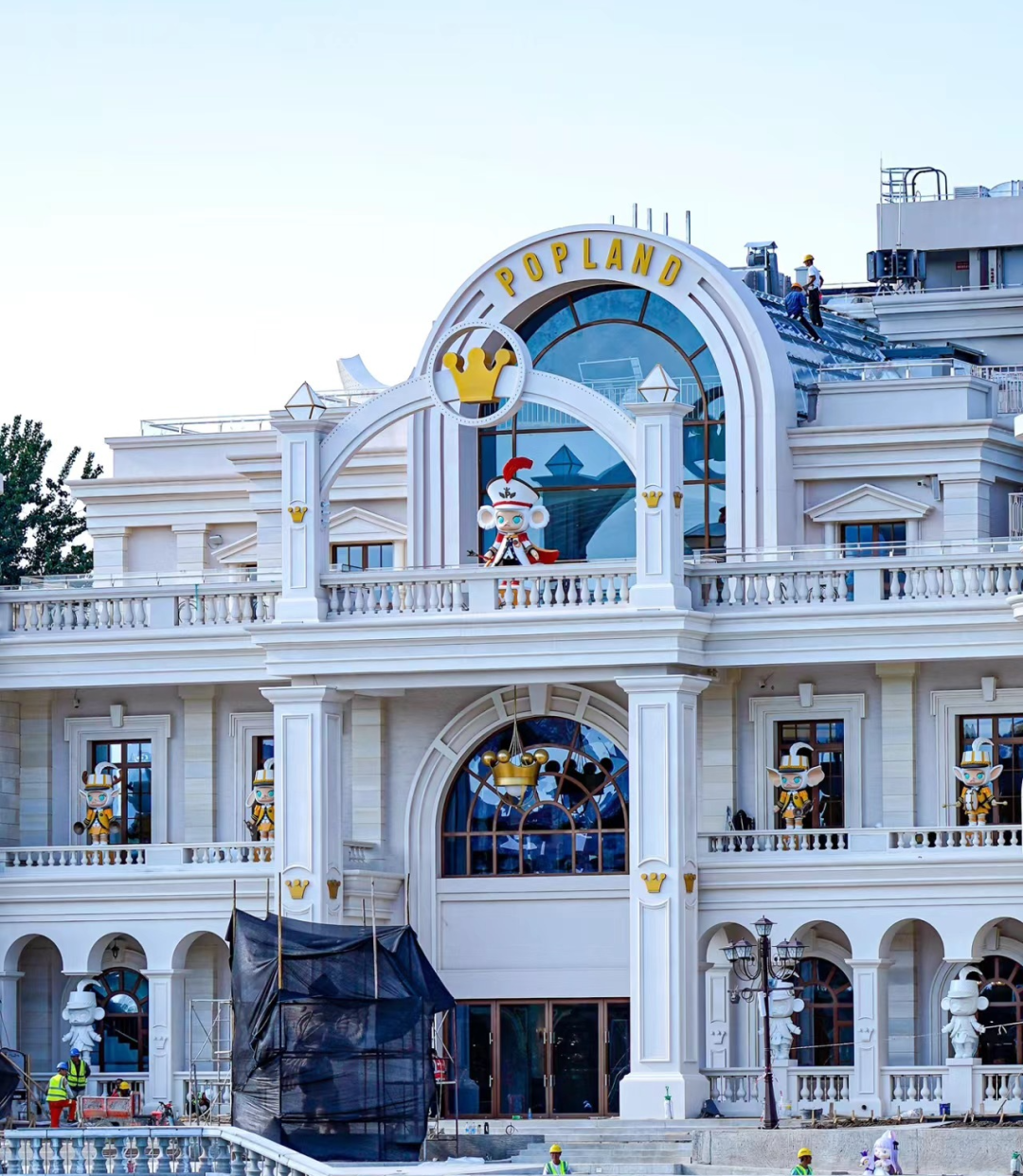 泡泡玛特主题乐园终于来了，但别拿它跟迪士尼、环球影城比_凤凰网