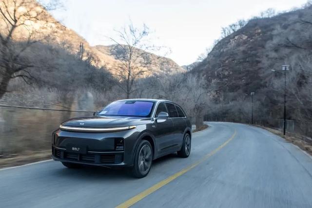 30万元预算，问界M7、理想L7、小鹏G9哪款是你的菜？_凤凰网汽车_凤凰网