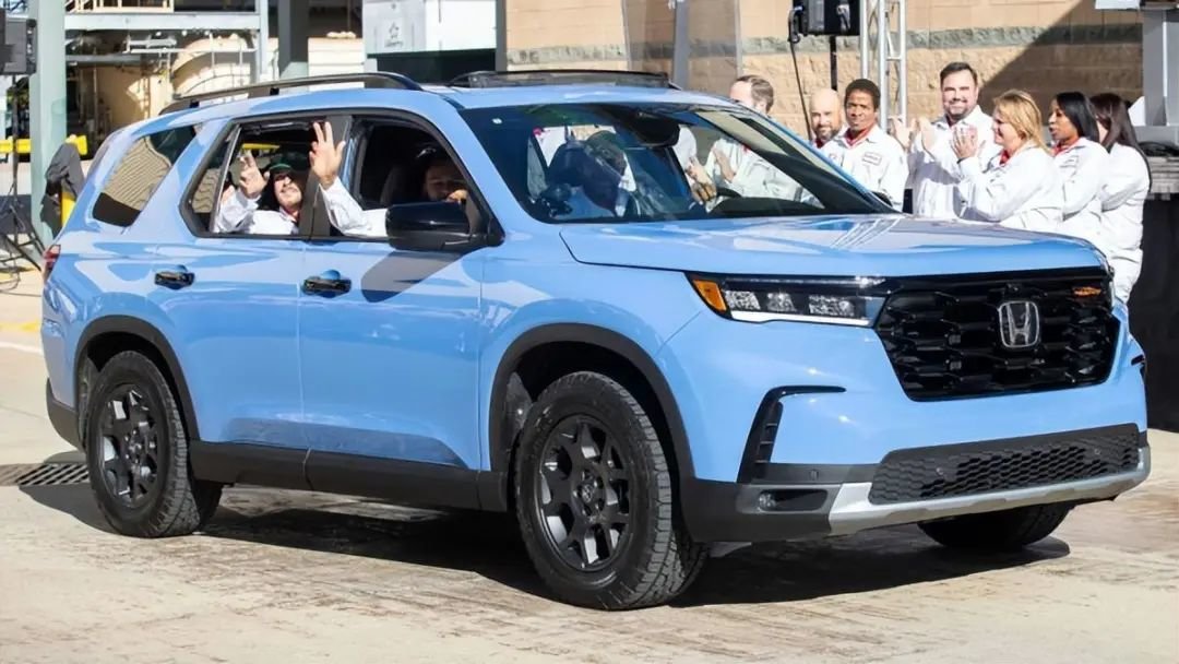 本田终于“藏不住”了！全新一代Pilot曝光，V6+10AT，比途昂野性_凤凰网汽车_凤凰网