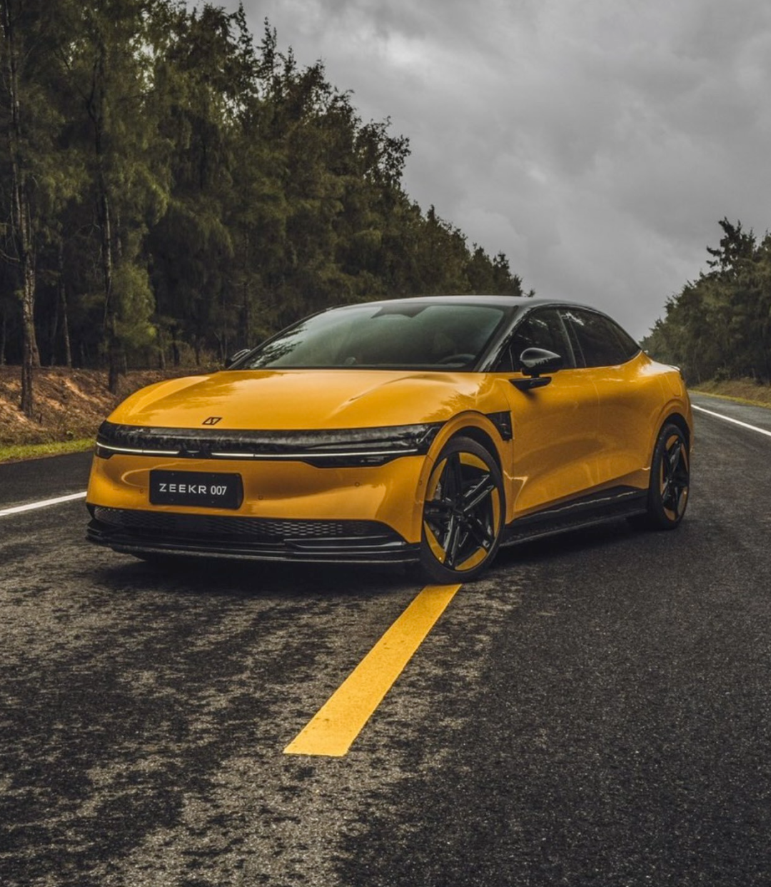 极氪007挥出最强一拳，朝着小米SU7面门打去_凤凰网