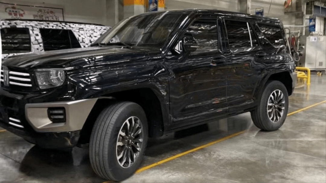 比仰望U8更唬人？坦克700大量实拍照曝光，搭载3.0T V6动力_凤凰网汽车_凤凰网