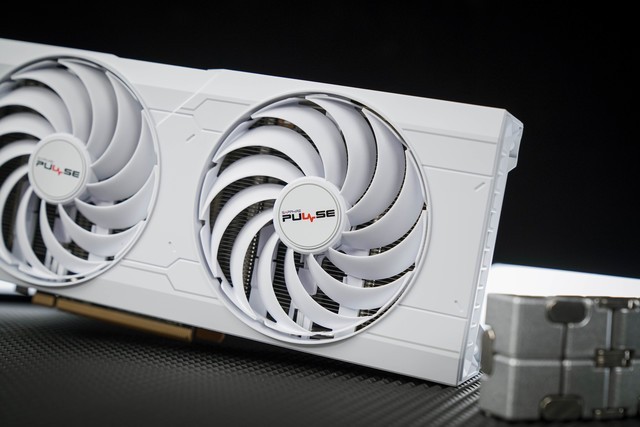 蓝宝石RX 6750 GRE极地版显卡评测 一张优秀的准2K显卡_凤凰网