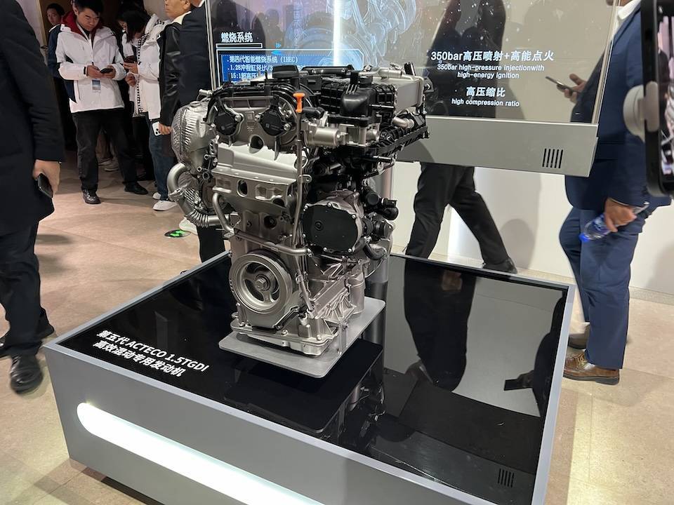 奇瑞风云A9/T11首秀，搭载鲲鹏混动，续航1400km+_凤凰网汽车_凤凰网