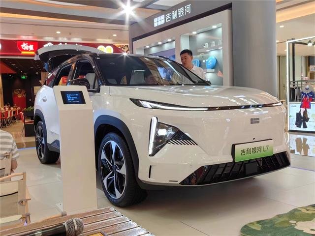 续航1370km生活半径打开！银河L7仅凭续航成了“香饽饽”？_凤凰网汽车_凤凰网