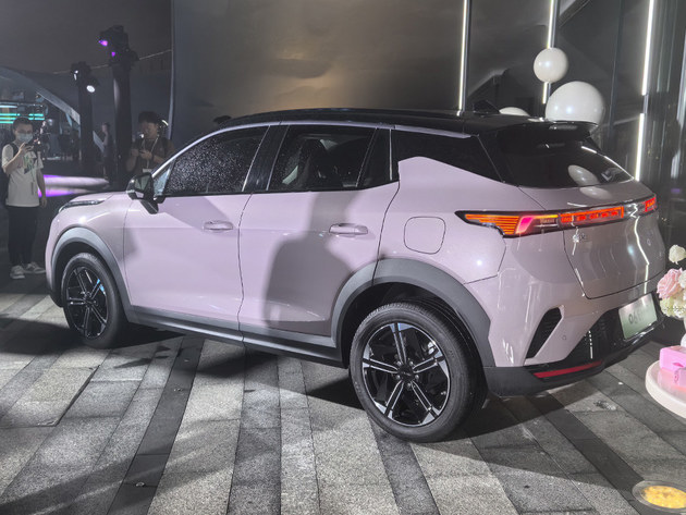 领克06EM-P正式上市 3款车型售价13.68-15.68万元_凤凰网汽车_凤凰网