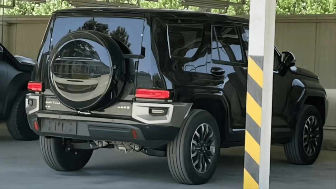 比仰望U8更唬人？坦克700大量实拍照曝光，搭载3.0T V6动力_凤凰网汽车_凤凰网