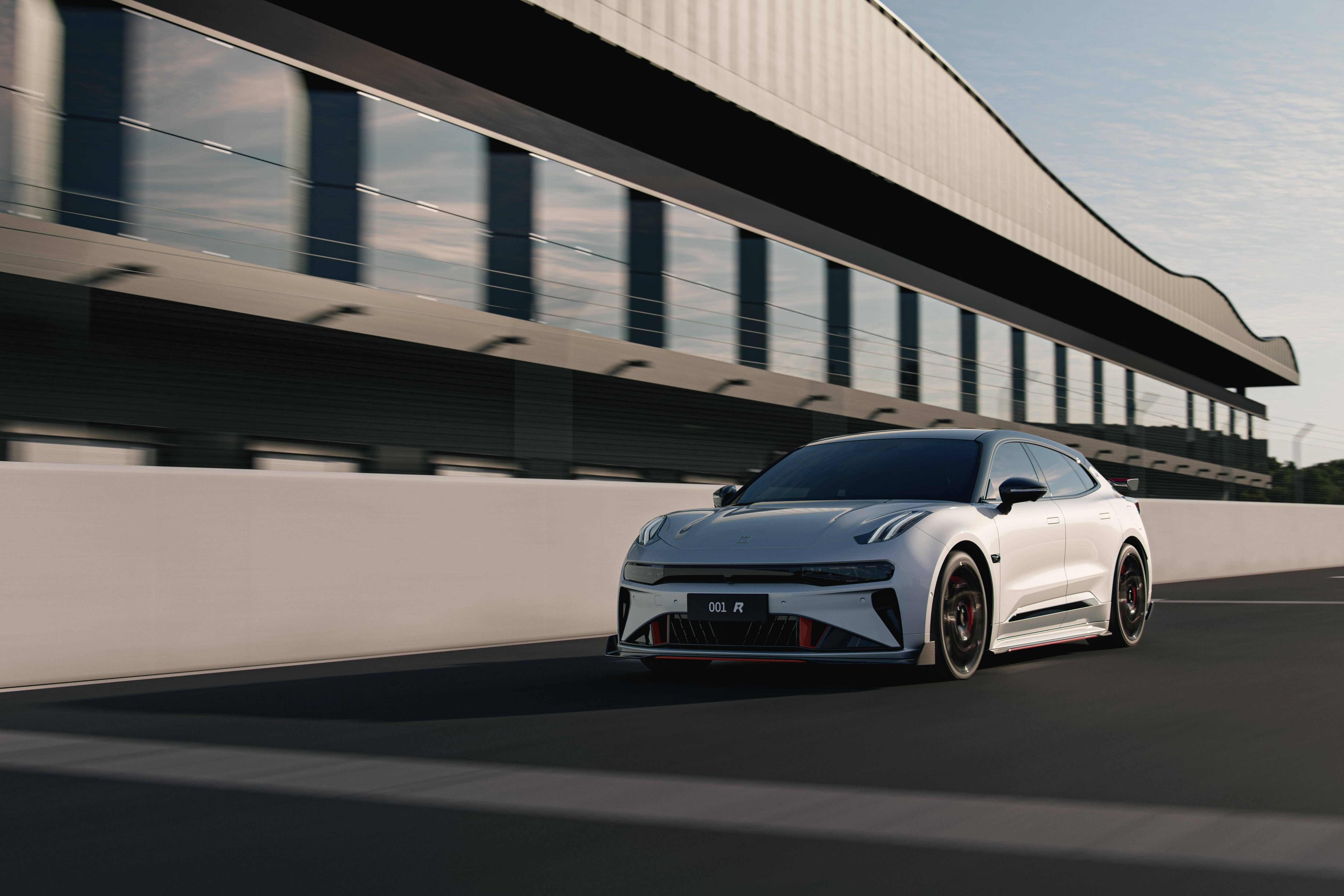 极氪 001 FR 正式发布，和布加迪同场竞技，76.9 万元让友商笑不出来_凤凰网