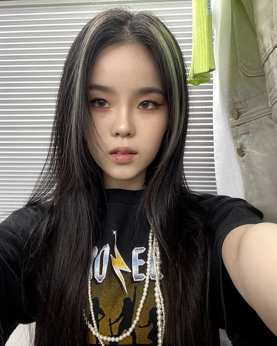 王嘉尔口中的明日之星！这个女团到底什么来头？__凤凰网