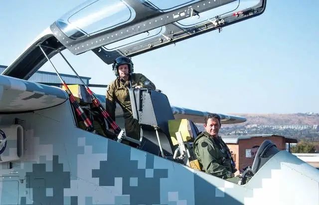 非洲自研的第一款军机，南非AHRLAC轻型侦察攻击机_凤凰网