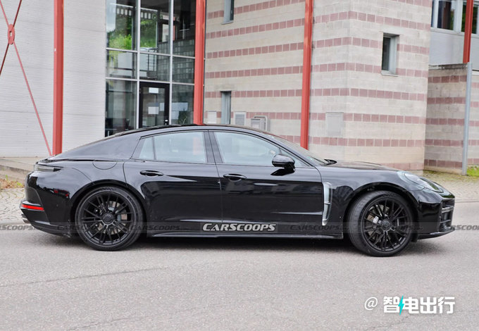 保时捷新款帕拉梅拉实车街拍！升级卡宴同款内饰_凤凰网